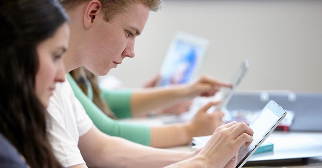 Reduce cognitive load with an augmented reality learning environment ...