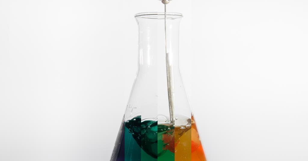 Demonstrating the chameleon redox reaction with a lollipop | Exhibition ...