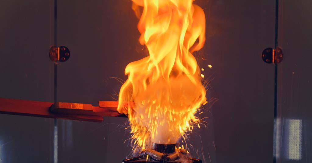 A flash in the pan | Exhibition chemistry | RSC Education