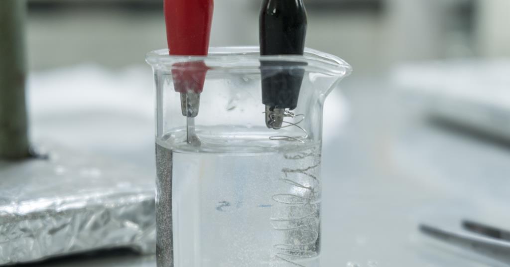Anodising titanium | Resource | RSC Education