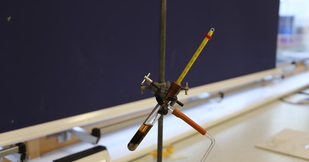The fractional distillation of crude oil | Class experiment | RSC Education