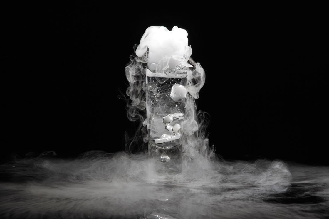 Indicators and dry ice demonstration | Demonstration | RSC Education