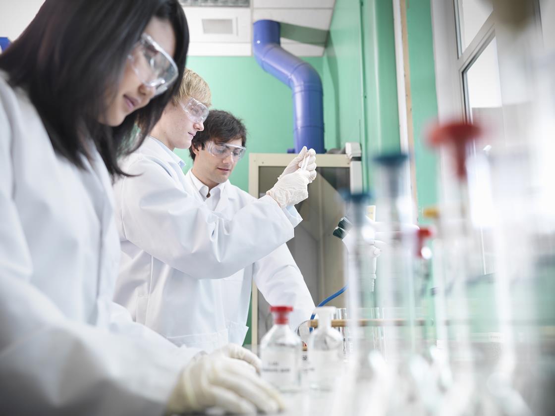 Reinventing the chemistry practical | Ideas | RSC Education