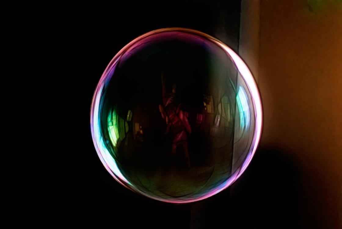 Exploding bubbles of hydrogen and oxygen | Demonstration | RSC Education