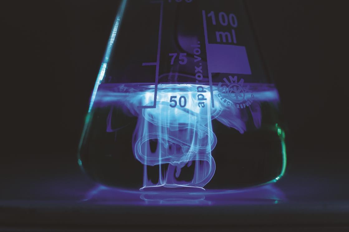 Lighting up copper | Exhibition chemistry | RSC Education