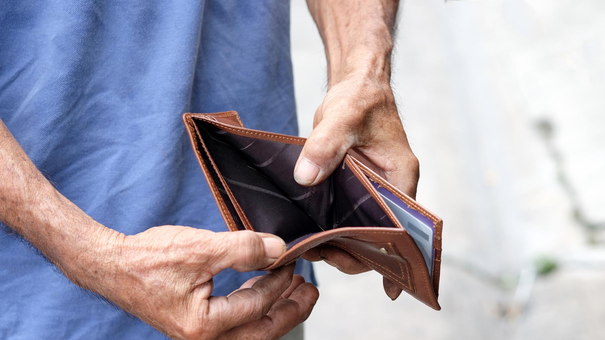 Low pay means losing school technicians | Analysis | RSC Education