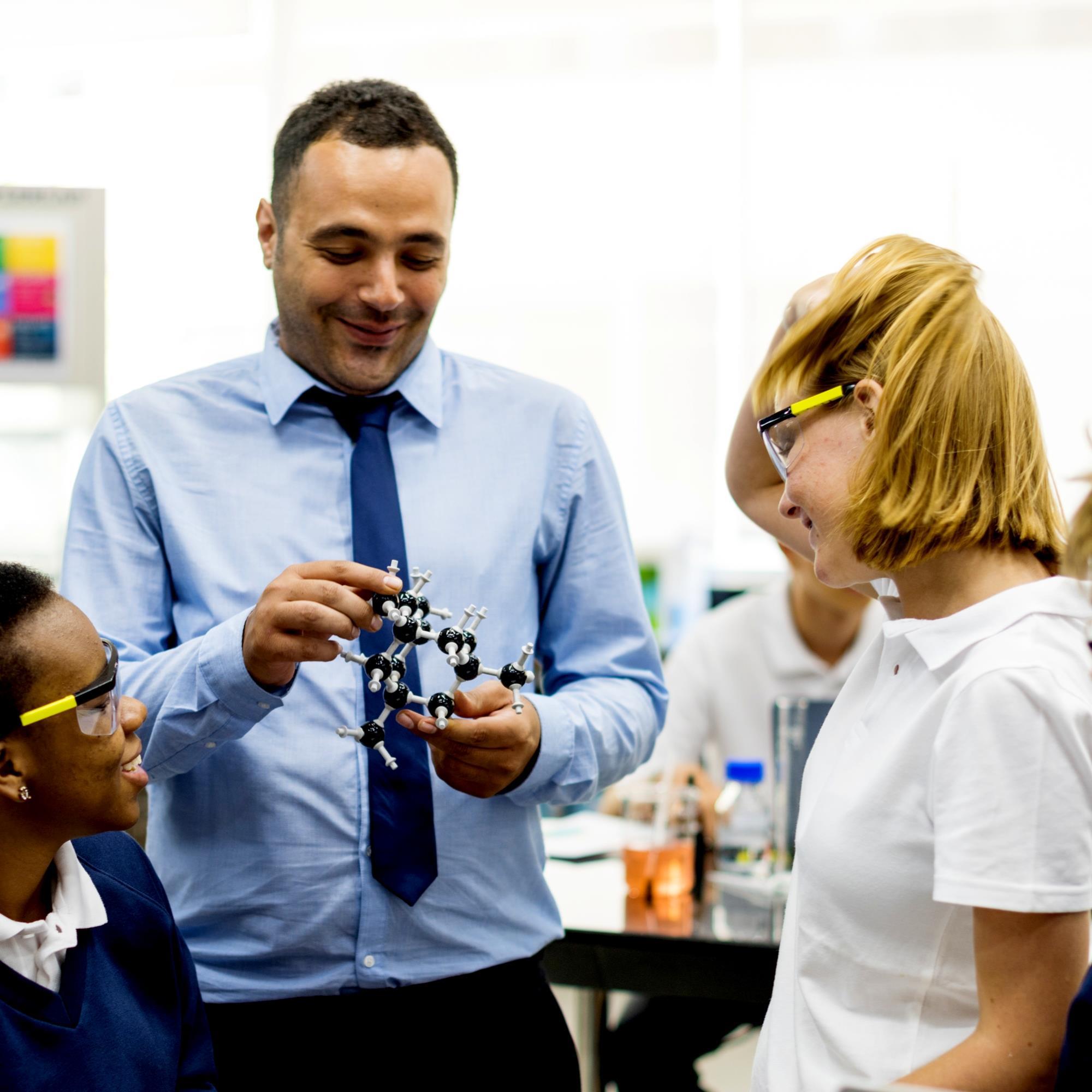 Linking the curriculum to careers in chemistry | RSC Education